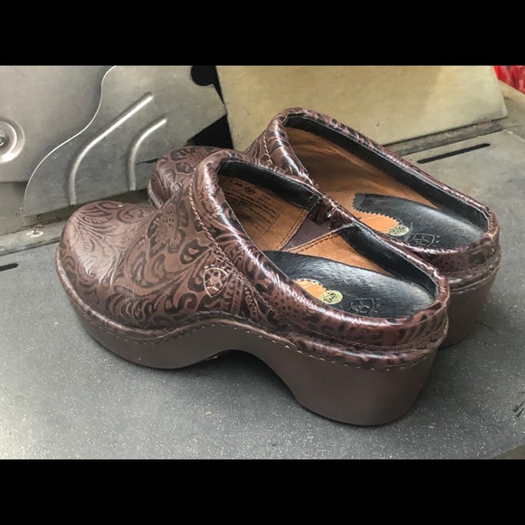 Ariat | Shoes | Ariat Brown Leather Slides Womens Clogs Size 65 | Poshmark